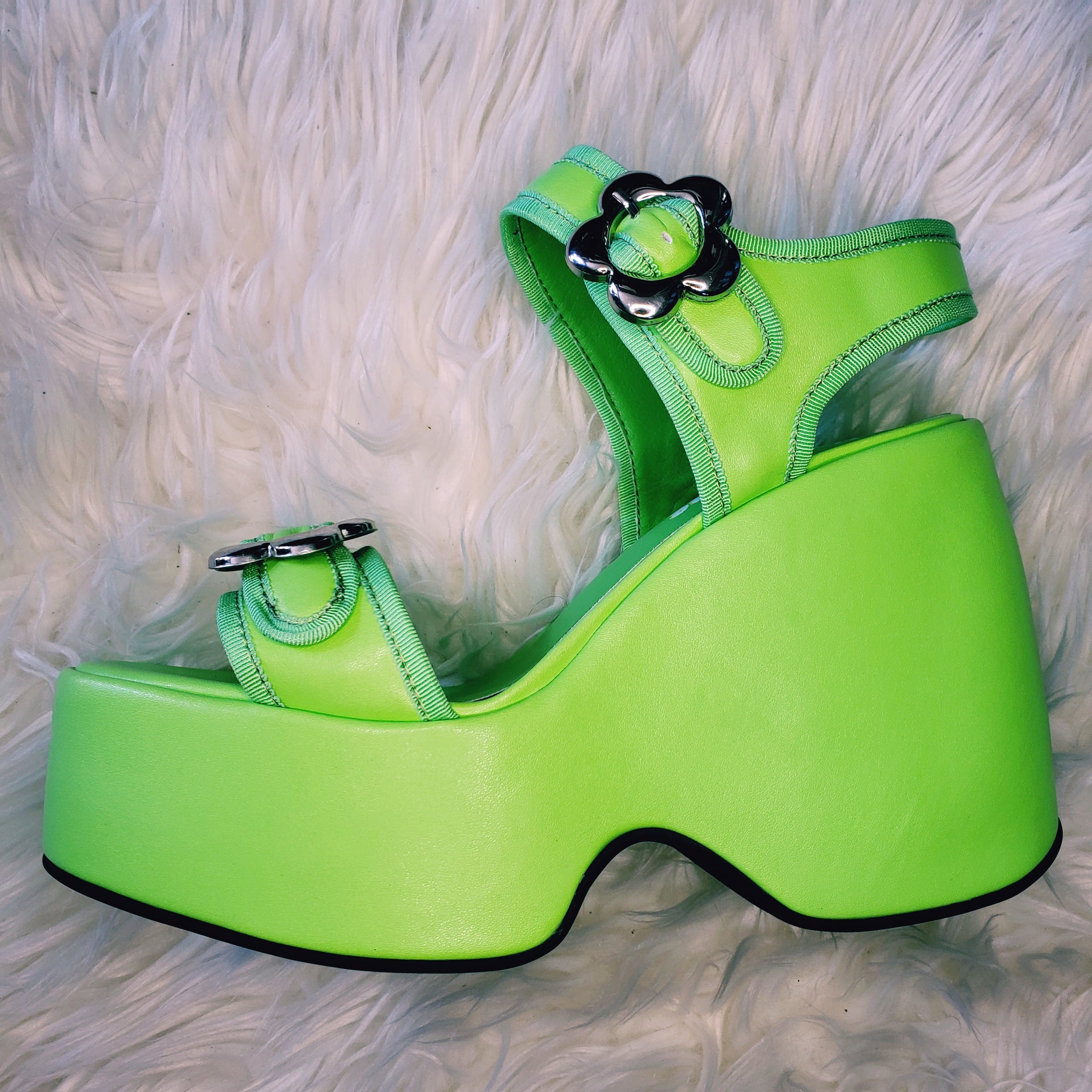 Ezra Green Flower Platform Sandals – Nectarine Dreams LLC